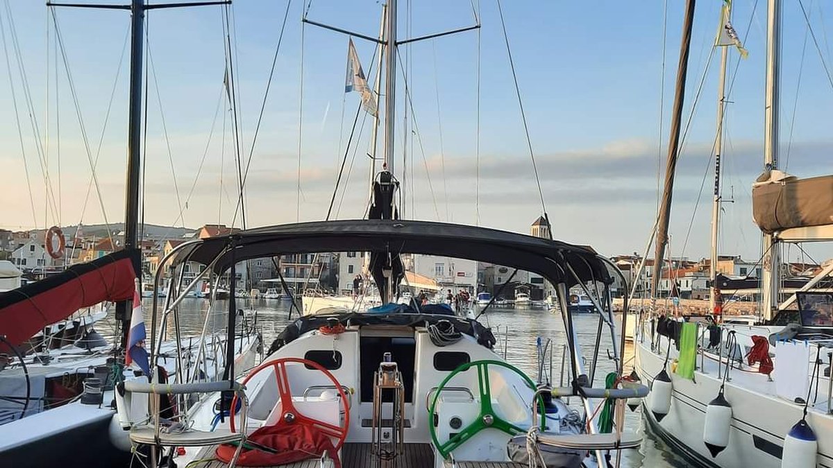 Location d'un voilier Elan 40.1 Marina de Punat, Croatie